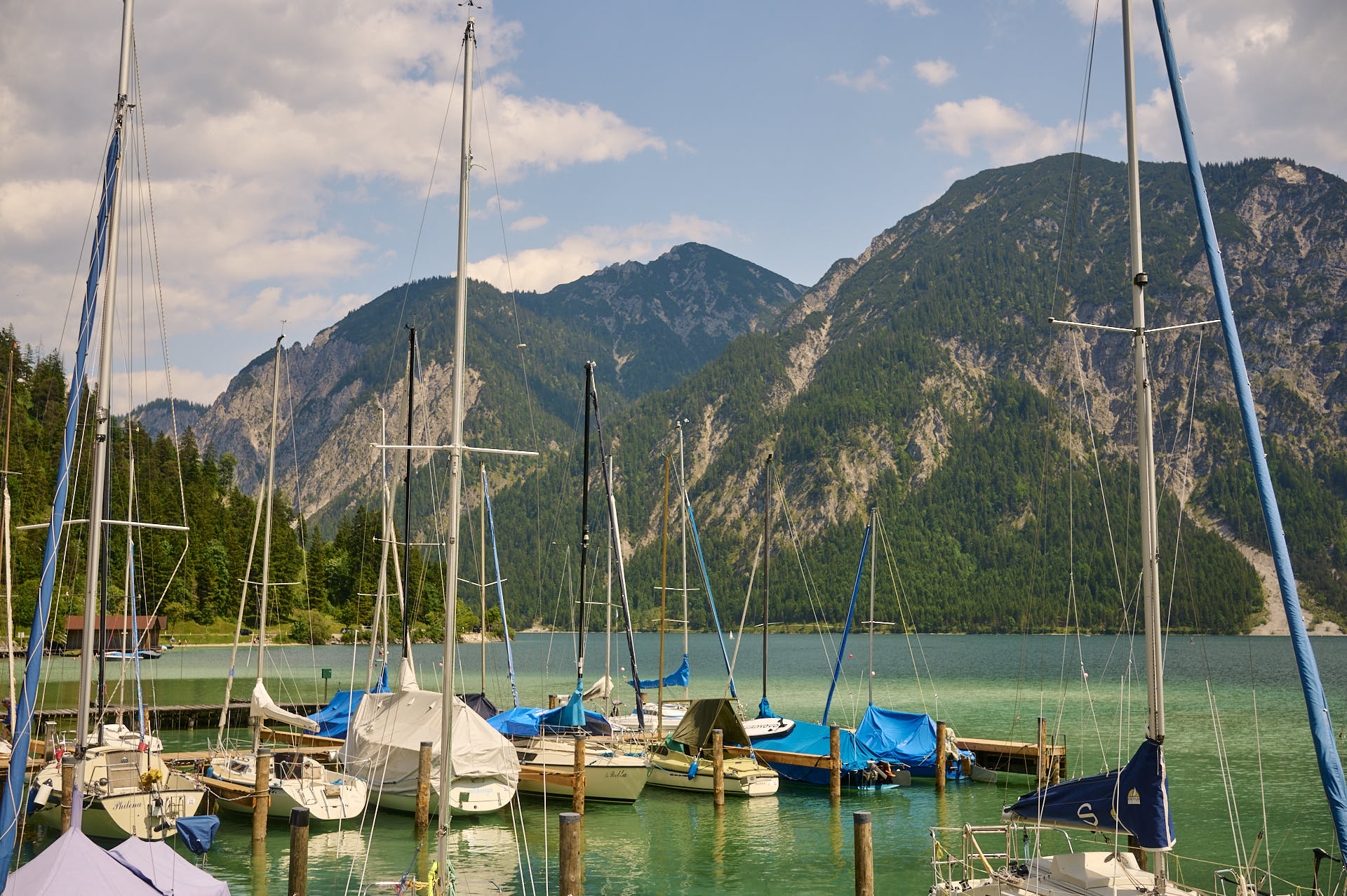 Segelboote am Plansee. – HOME of TRAVEL
