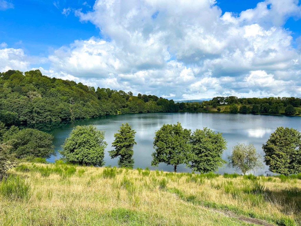 Dauner Maare: Rundwanderung um Vulkanseen in der Eifel – HOME of TRAVEL