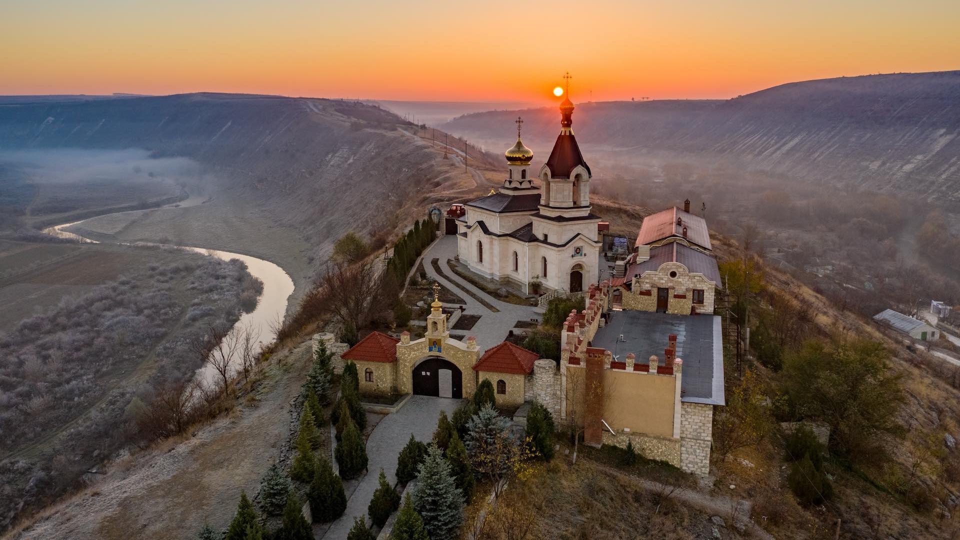 Höhlenkloster von Butuceni im Orhei National Park, Moldawien – HOME of ...