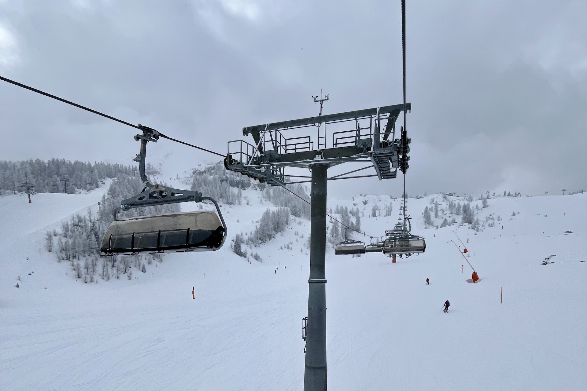 Skipiste von der Bahn aus – HOME of TRAVEL