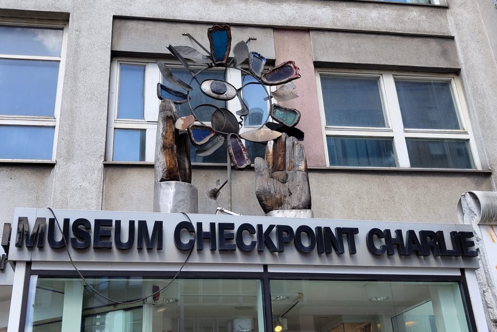 Checkpoint Charlie in Berlin: Lohnt es sich wirklich?