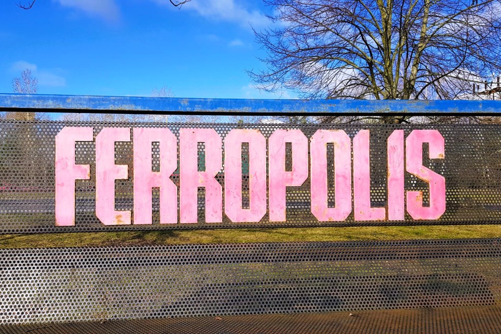 Ferropolis: Gigantische Stadt aus Eisen nördlich von Leipzig – HOME of ...