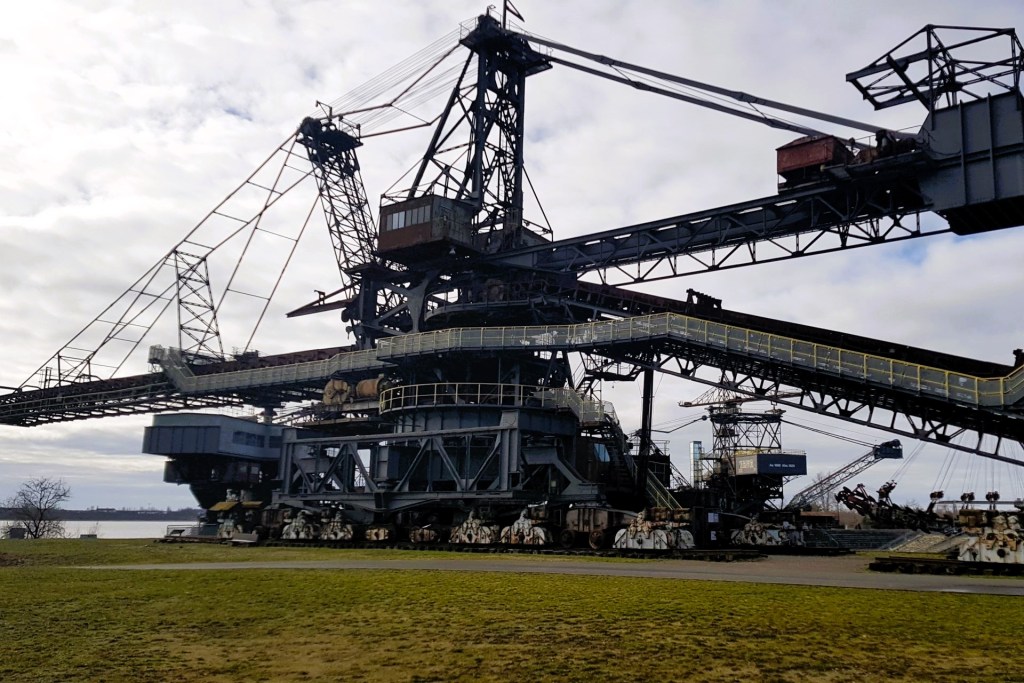 Ferropolis: Gigantische Stadt aus Eisen nördlich von Leipzig – HOME of ...