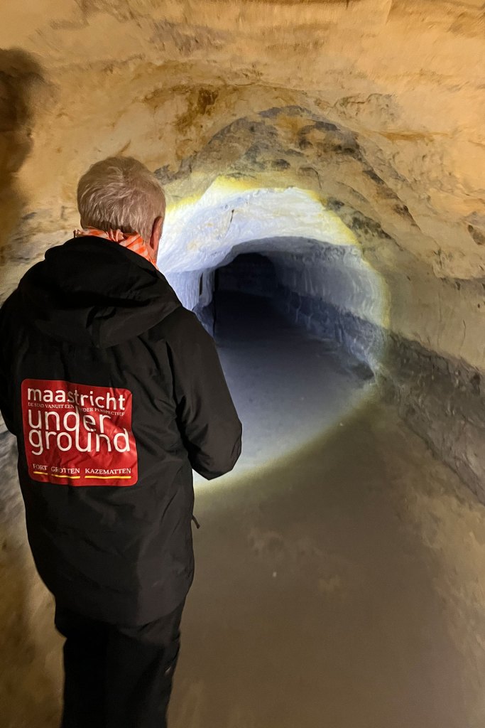Maastricht: Durch die Grotten von Sint Pietersberg – HOME of TRAVEL