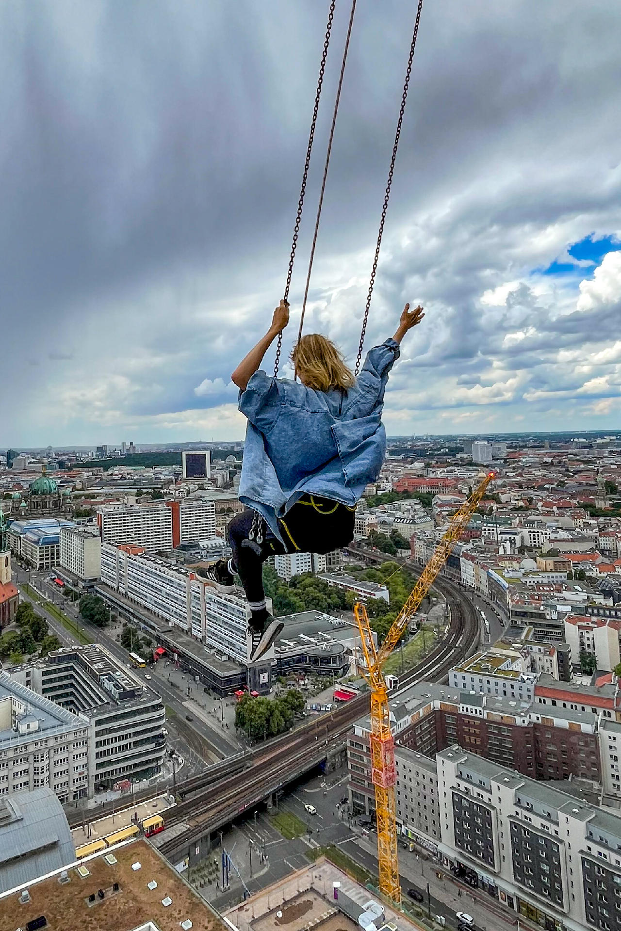 High Swing in Berlin – HOME of TRAVEL
