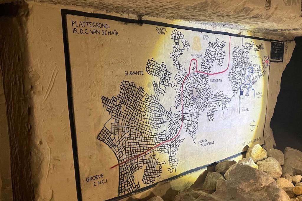 Maastricht: Durch die Grotten von Sint Pietersberg – HOME of TRAVEL