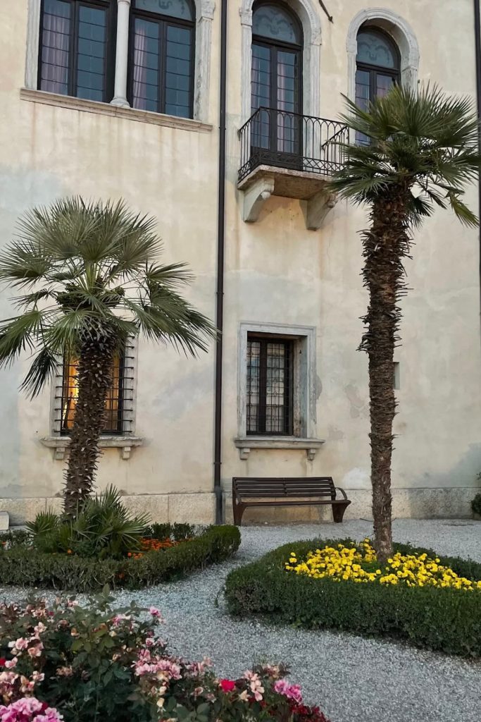 Palazzo dei Capitani: Verstecktes Fenster zum Gardasee – HOME of TRAVEL